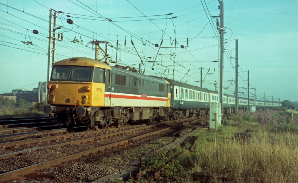 Dapol 2D-087-007D Class 87 Twin Pack 87006 "Royal Sovereign" & 87012 ...